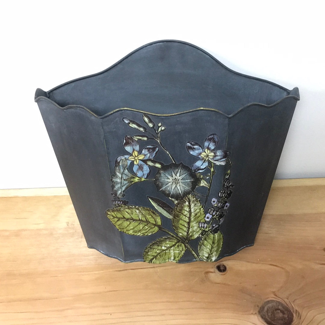 Metal wall decor – Ruth & Ruby